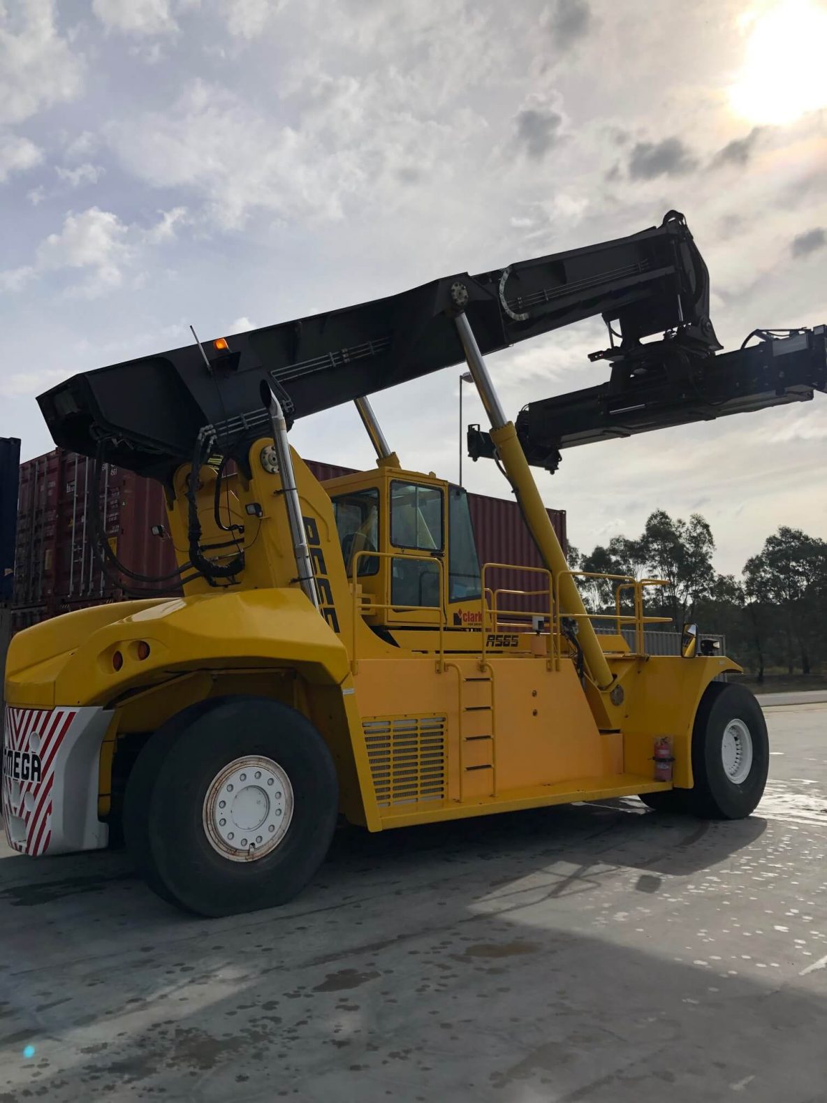 2009 Omega Reach RS65 Reach Stacker - Lift Equipt